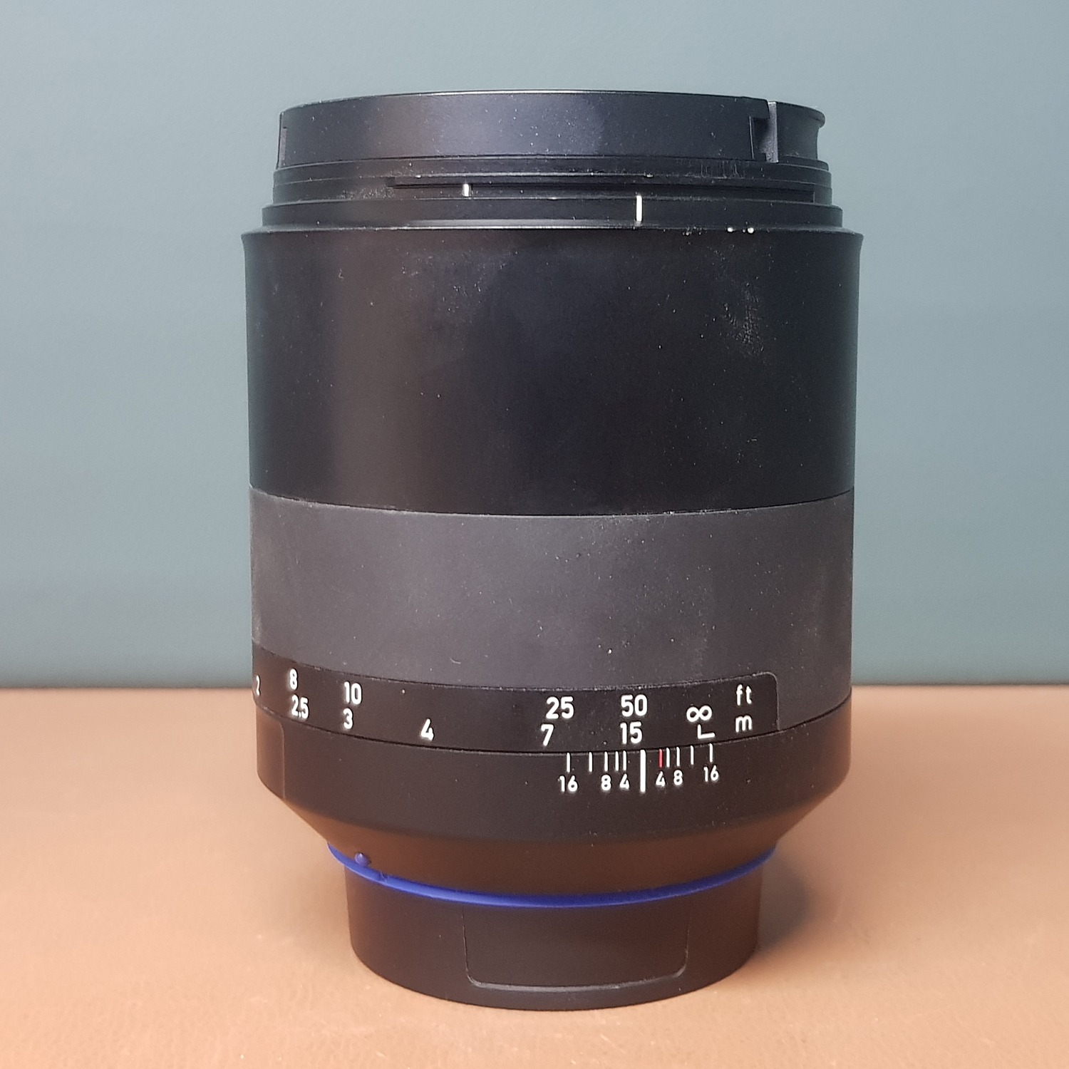 ZEISS 85mm 1.4 Canon Monut - Mega City